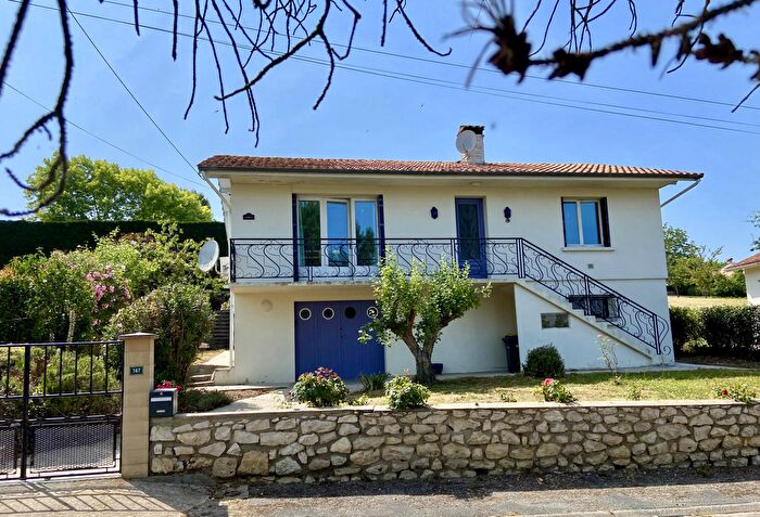 Maison à vendre - Seyches - 8 pièces - 3 chambres