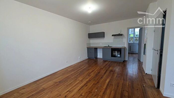 Appartement à louer - Lamure-sur-Azergues - 4 pièces - 3 chambres