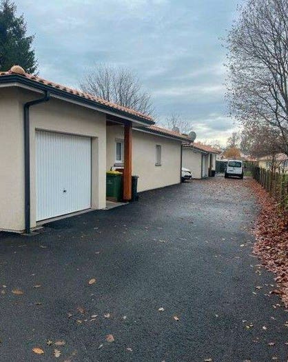 Maison 4 pièces à louer à Salles