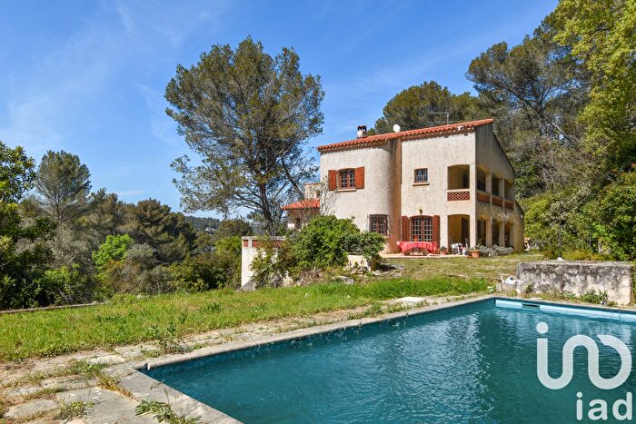 Maison à vendre - Roquevaire - 7 pièces - 6 chambres