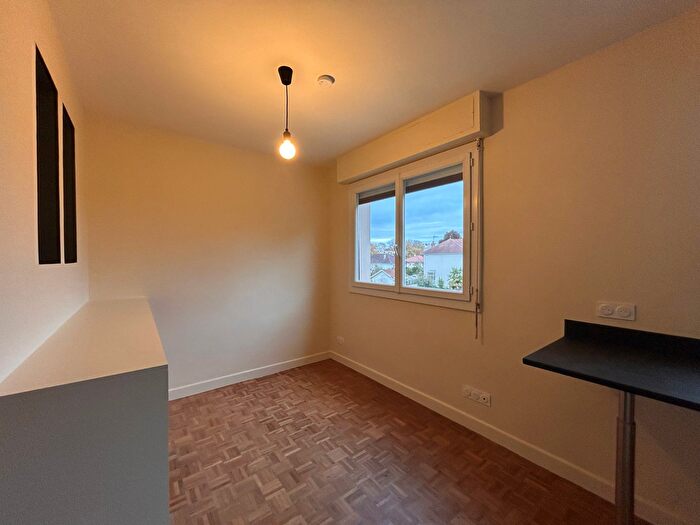 Appartement à louer - Pau, Dufau, Tourasse - 1 pièce