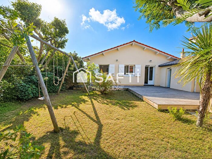 Maison 4 pièces à vendre à Andernos-les-Bains, Betey, La Chapelle Forestière, Bruyères