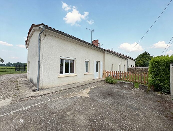 Maison à vendre - Saint-Sulpice-de-Pommiers - 6 pièces - 3 chambres