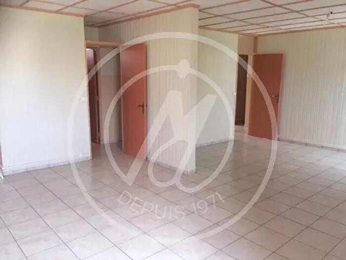 Appartement à louer - Les Abymes - 4 pièces - 3 chambres