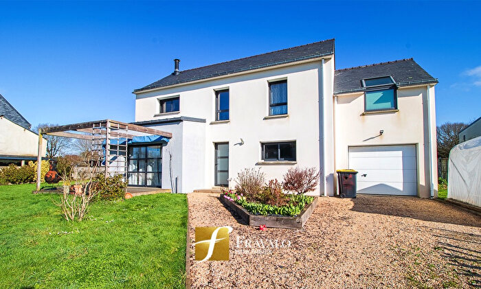 Maison à vendre - Plougoumelen - 5 pièces - 4 chambres