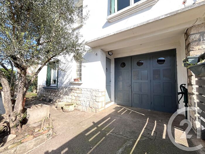 Maison à louer - Albi, Centre-ville - 5 pièces - 4 chambres