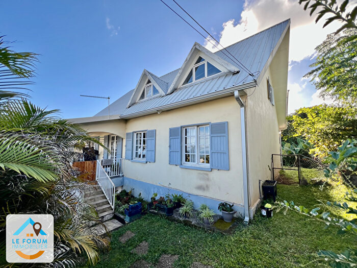 Maison 6 pièces à Le Tampon, à vendre