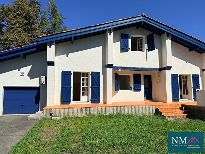Maison 8 pièces à Urcuit, à vendre