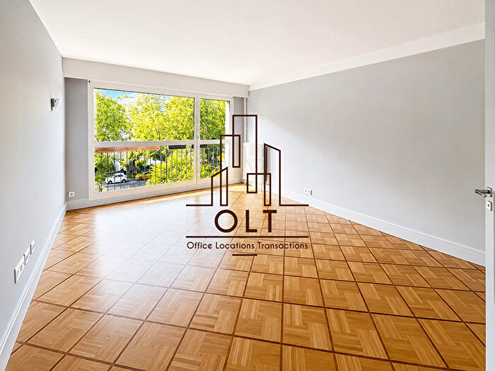 Neuilly-sur-Seine, Parc de Neuilly : Appartement 3 pièces à louer