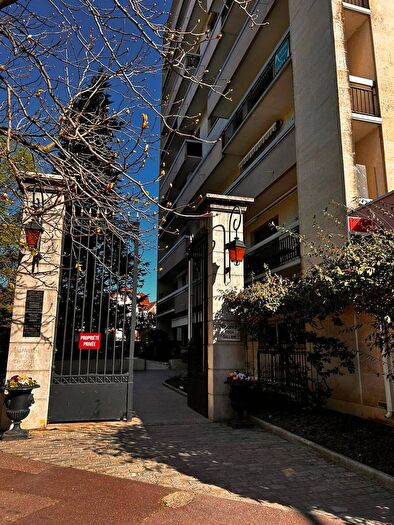 Peri, Joinville-le-Pont : Appartement 1 pièce à louer