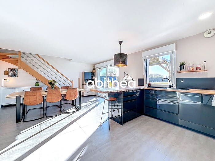 Maison 8 pièces à postalCode, à vendre