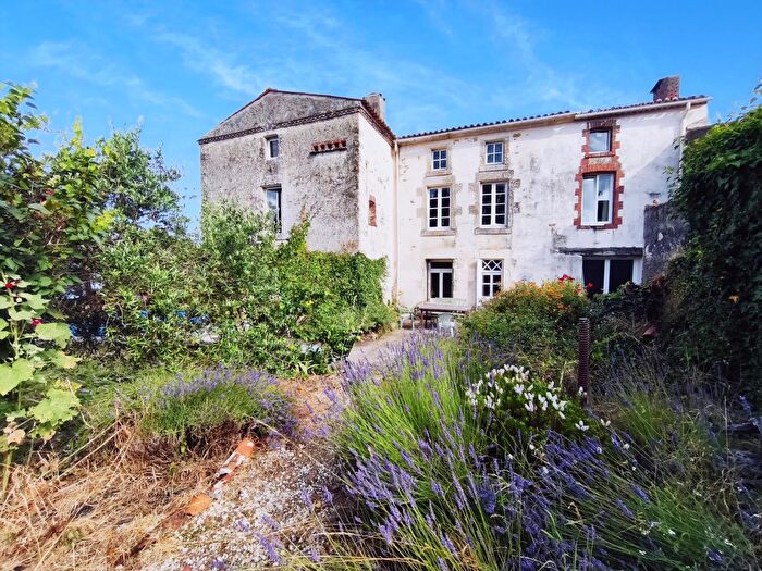 Maison à vendre - Bourneau - 11 pièces - 5 chambres