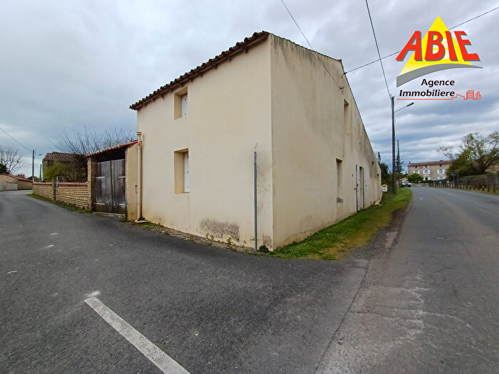 Maison à vendre - Saint-Hilaire-des-Loges - 4 pièces - 3 chambres