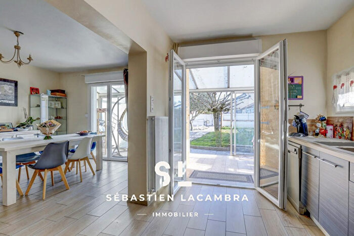 Maison à vendre - Saint-Juéry - 6 pièces - 4 chambres