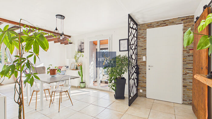 Maison à vendre - Vallon-Pont-dArc - 7 pièces - 4 chambres