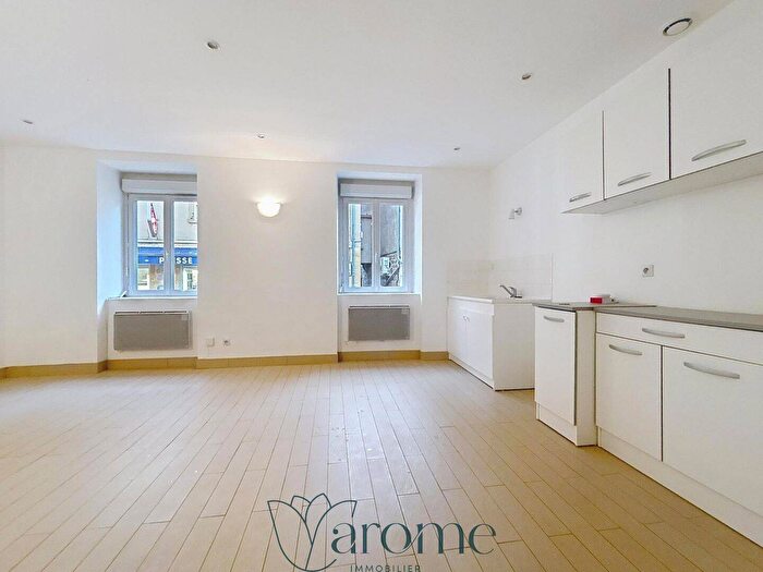 Appartement à louer - Saint-Pierre-la-Palud - 2 pièces - 1 chambre