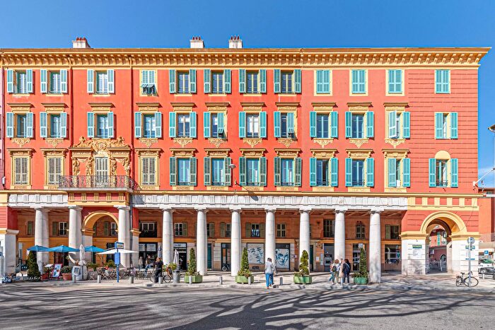 Appartement à vendre - Nice, Le Port - 5 pièces - 3 chambres