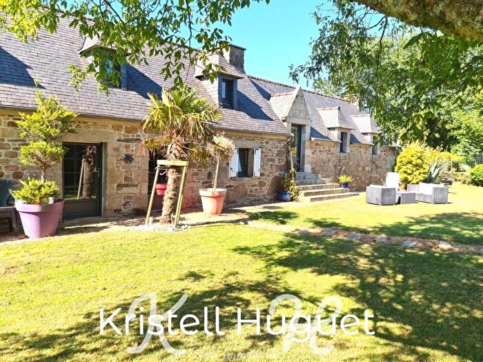 Maison à vendre - Plougourvest - 6 pièces - 4 chambres
