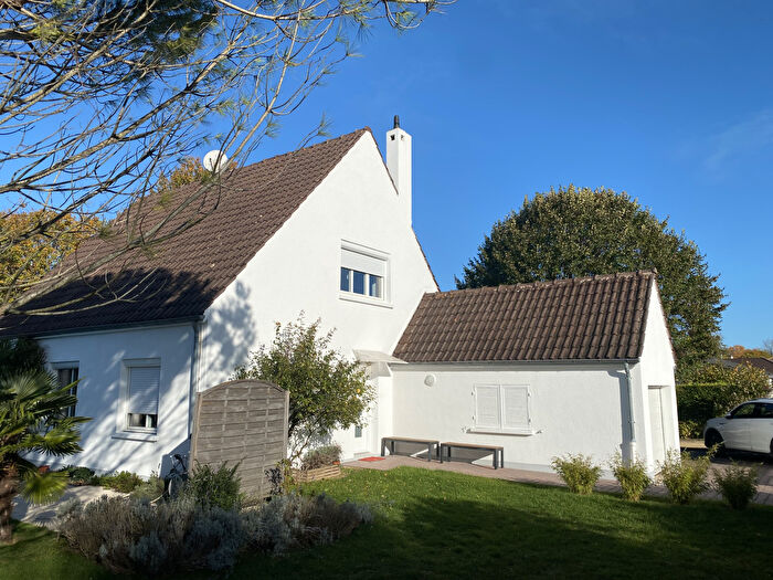 Maison à vendre - Saint-Julien-les-Villas - 6 pièces - 4 chambres