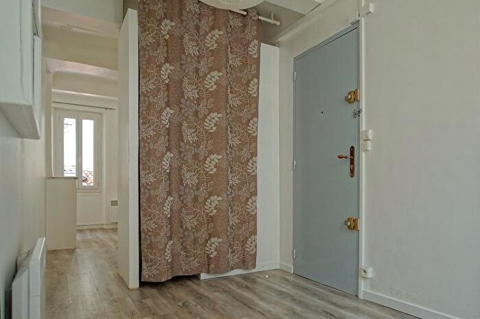 Appartement à louer - Marseille e , Castellane - 1 pièce - 1 chambre