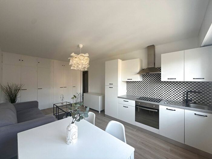 Appartement à louer - Ambilly - 2 pièces - 1 chambre