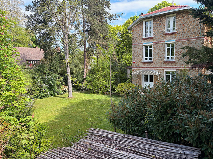 Maisons-Laffitte, Est : Maison 8 pièces à vendre