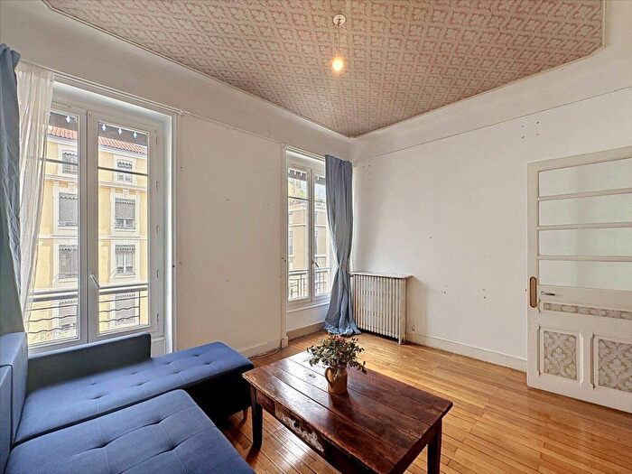 Guillotière, Lyon ème arrondissement - Appartement 3 pièces à louer
