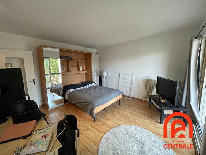 Appartement 1 pièce à louer à Villeurbanne, Perrallière