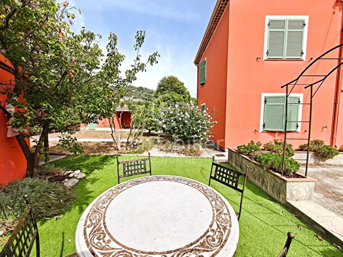 Maison à vendre - Cannes, Croix des Gardes - 6 pièces - 2 chambres