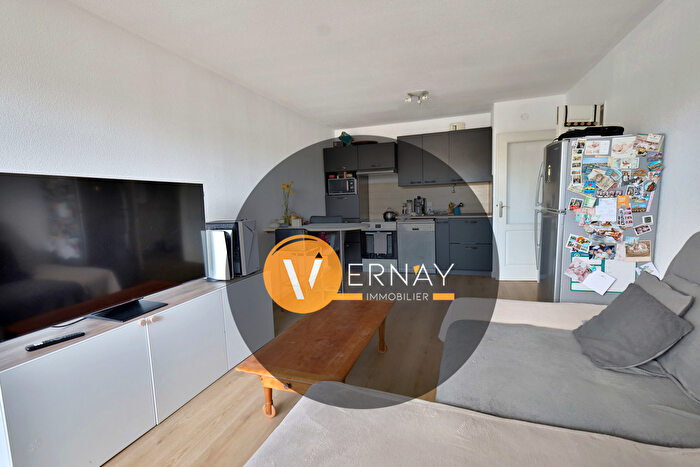 Appartement à vendre - Vénissieux, Centre-ville - 2 pièces - 1 chambre