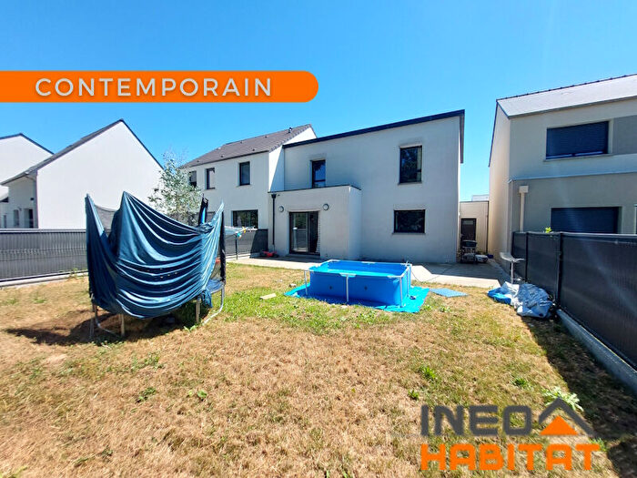 Saint-Aubin-d'Aubigné : Maison 5 pièces à vendre