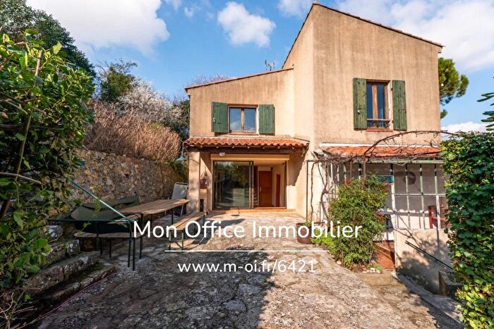 Maison à vendre - Velaux - 5 pièces - 4 chambres