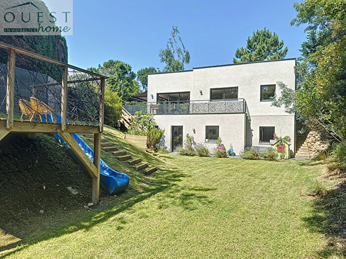 Maison à vendre - Charbonnières-les-Bains - 6 pièces - 4 chambres