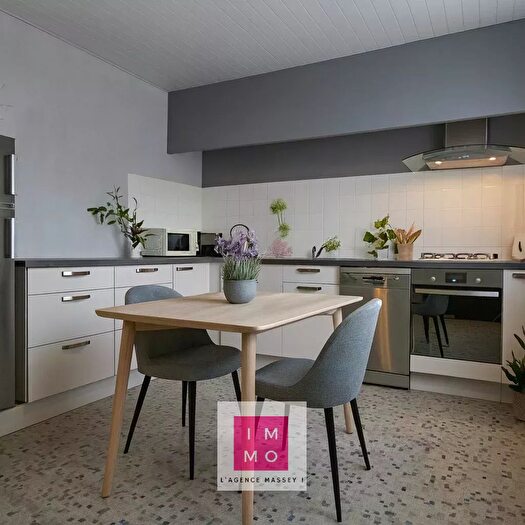 Maison à vendre - Séméac - 6 pièces - 3 chambres