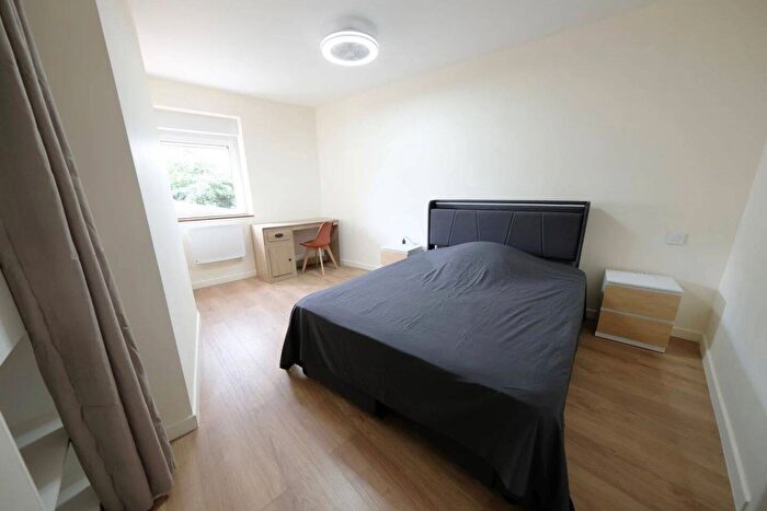 Haute Roche Ouest, Oullins-Pierre-Bénite : Appartement 1 pièce à louer