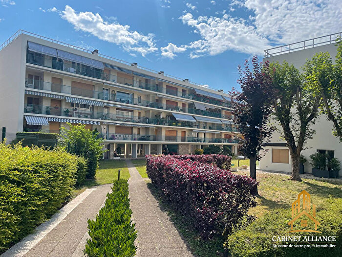 Appartement à vendre - Melun, Centre-ville - 6 pièces - 4 chambres