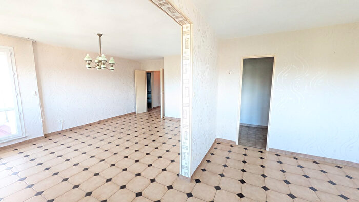 Appartement à vendre - Sathonay-Camp - 5 pièces - 3 chambres