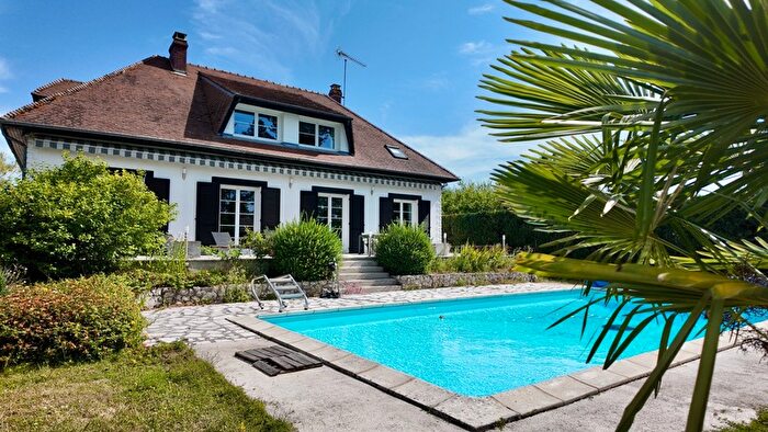 Maison 8 pièces à Rozières-en-Beauce, à vendre