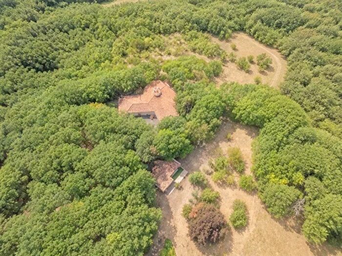 Sainte-Colombe-de-Villeneuve : Maison 14 pièces à vendre