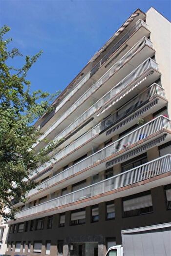 Appartement à louer - Courbevoie, Bécon - 3 pièces - 2 chambres