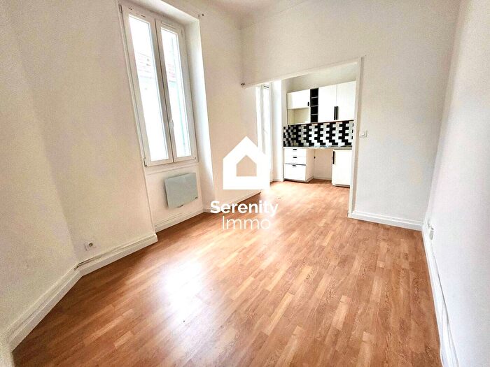 Appartement à louer - Saint Charles, Marseille er arrondissement - 1 pièce