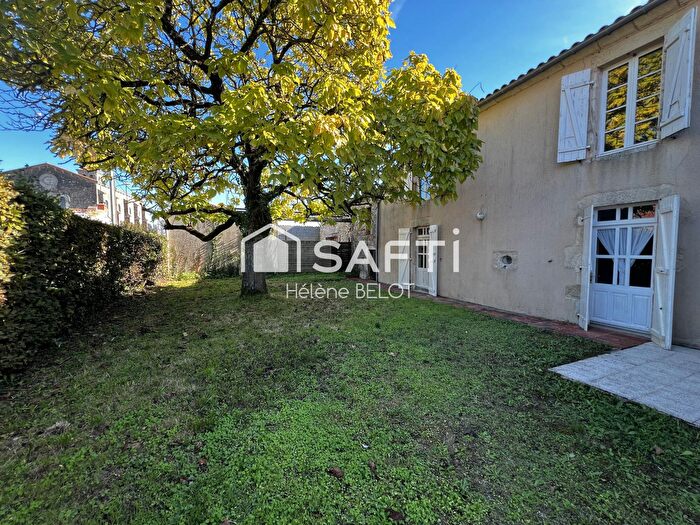 Maison à vendre - Chantonnay - 6 pièces - 4 chambres