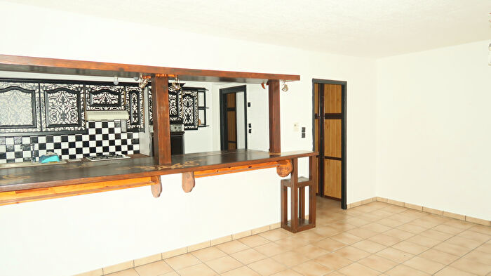 Appartement à vendre - Ars-sur-Moselle - 4 pièces - 2 chambres