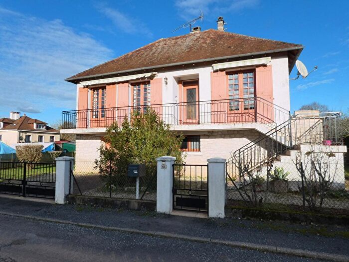 Maison 6 pièces à vendre à Cherveix-Cubas
