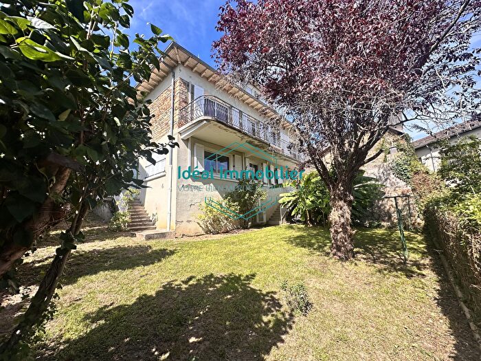 Maison 11 pièces à vendre - Sauveterre-de-Rouergue