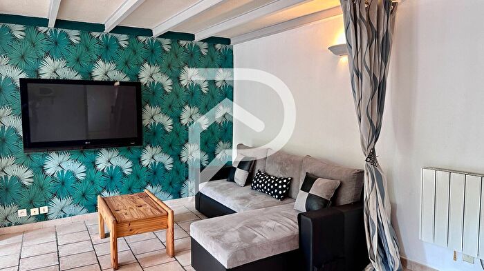 Maison à louer - Ginasservis - 5 pièces - 3 chambres