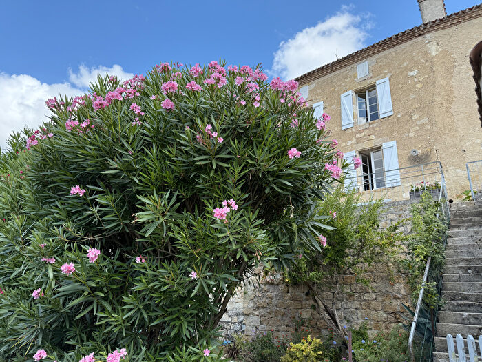 Maison à vendre - Condom - 5 pièces - 3 chambres