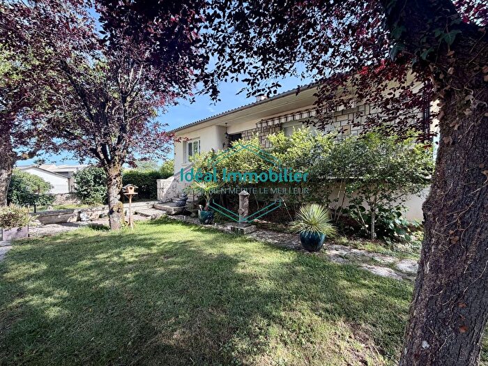 Maison 4 pièces à Villeneuve, à vendre