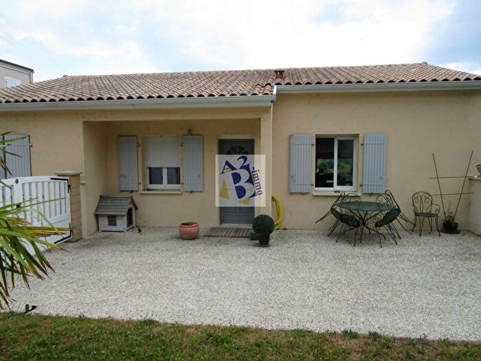 Maison à louer - Angoulême, Saint-Gelais - 5 pièces - 3 chambres
