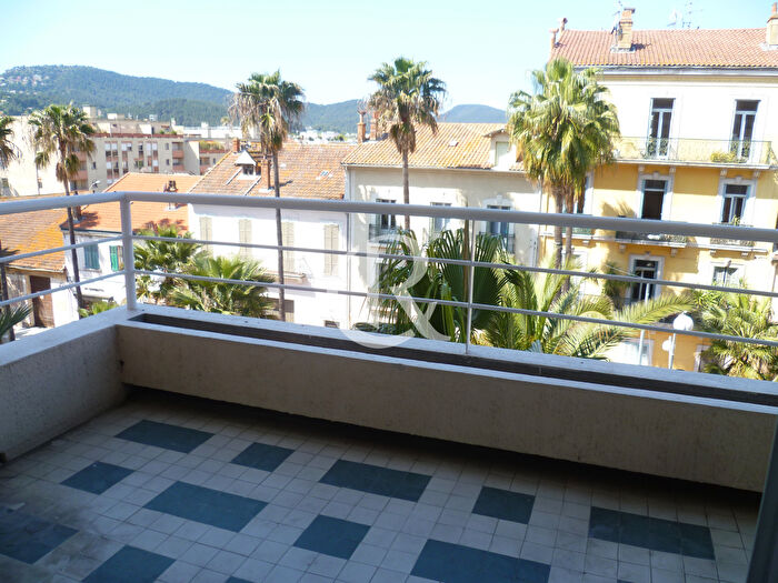 Appartement 4 pièces à louer - Hyères, Centre-ville